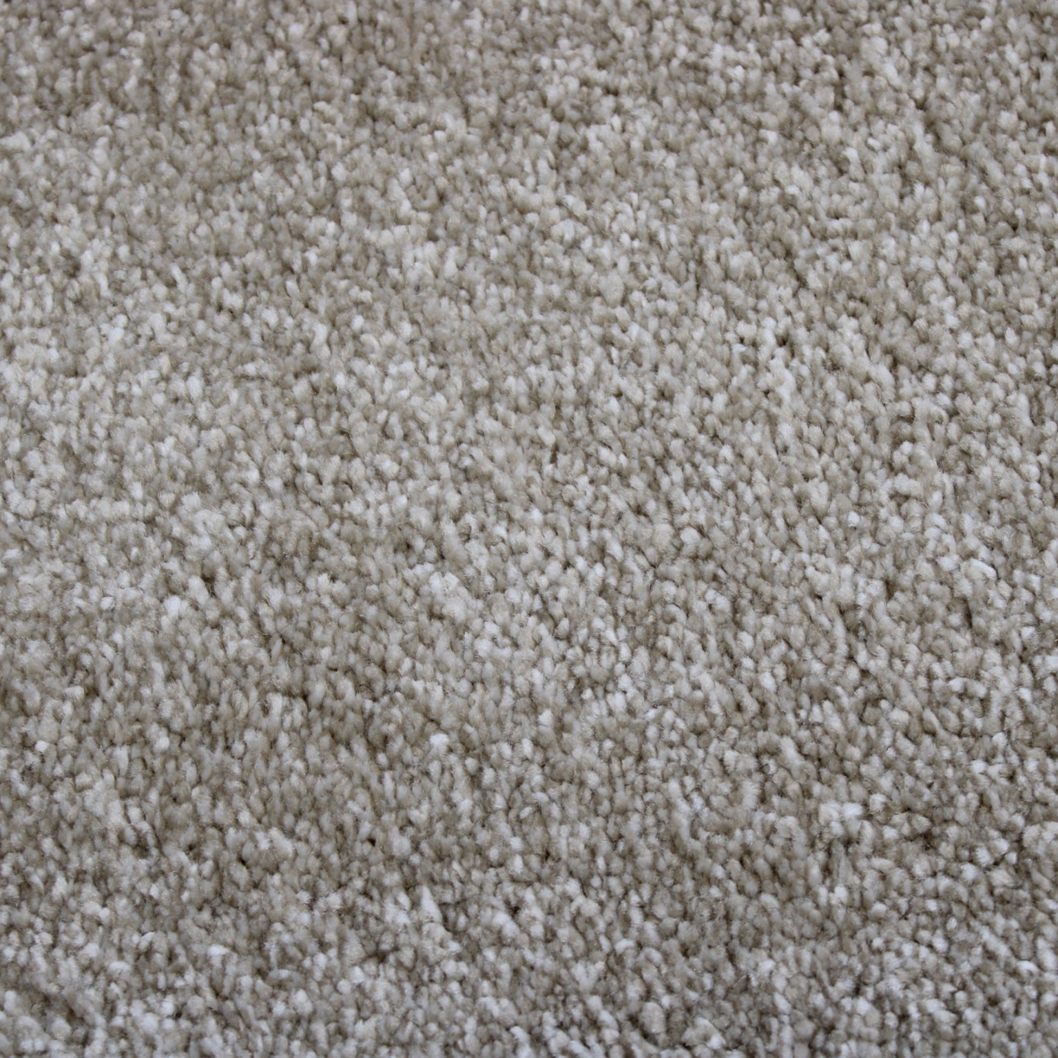 Deluxe Carpets – Finest choice for your Home & Office